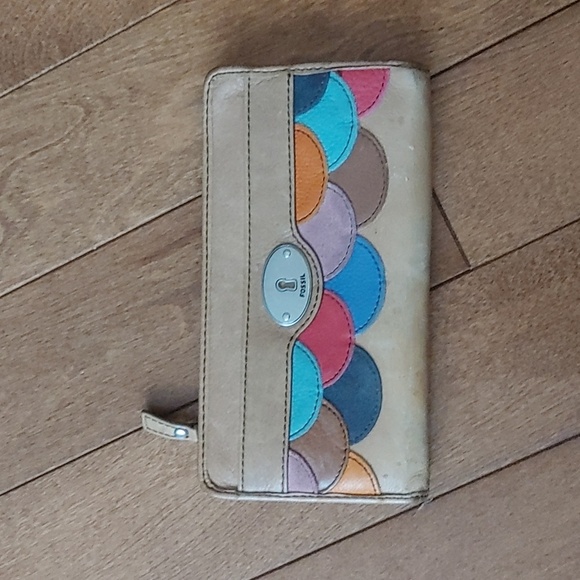 Fossil | Bags | Fossil Scalloped Patchwork Zippered Wallet | Poshmark